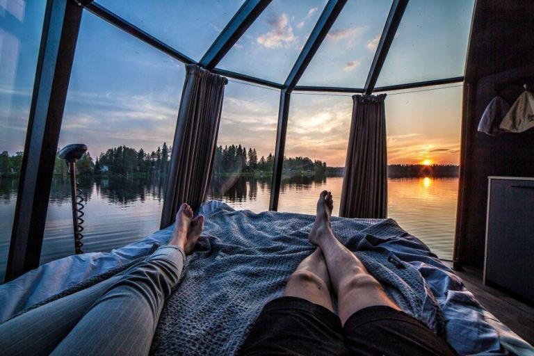 Floating Igloo Houseboats - Mechtraveller