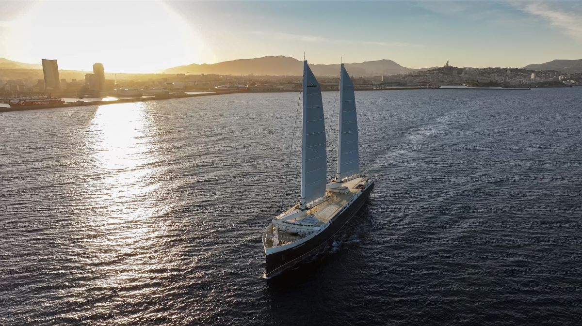 Sail-powered cargo ship will also carry passengers - Mechtraveller