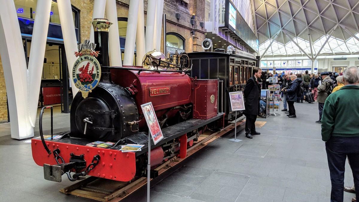 Steam Locomotives come to King's Cross - Mechtraveller