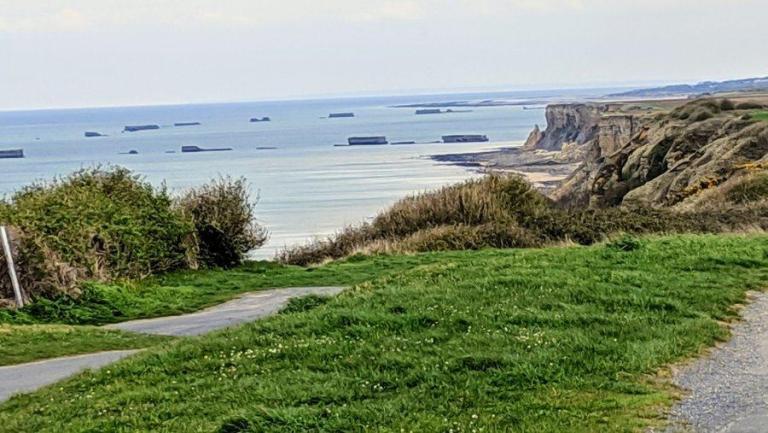 Longues-sur-Mer Battery, Normandy - Mechtraveller